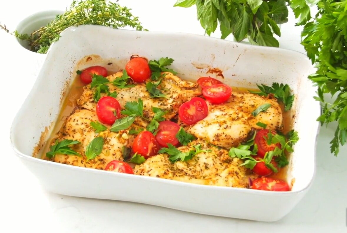 Pár összetevő, és fél óra alatt kész: Olasz sült csirkemell recept